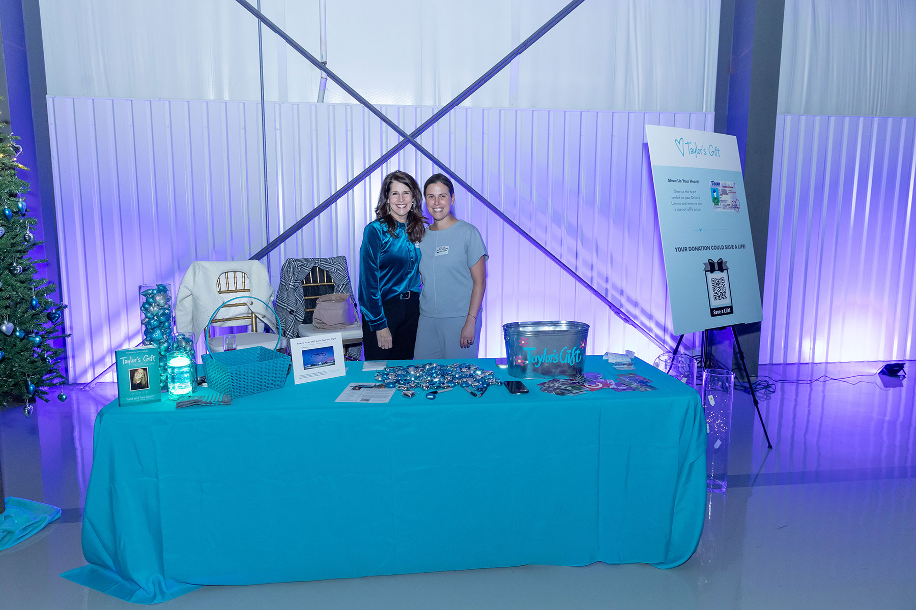 Galaxy FBO Addison Hosts NTBAA Holiday Party - Galaxy FBO